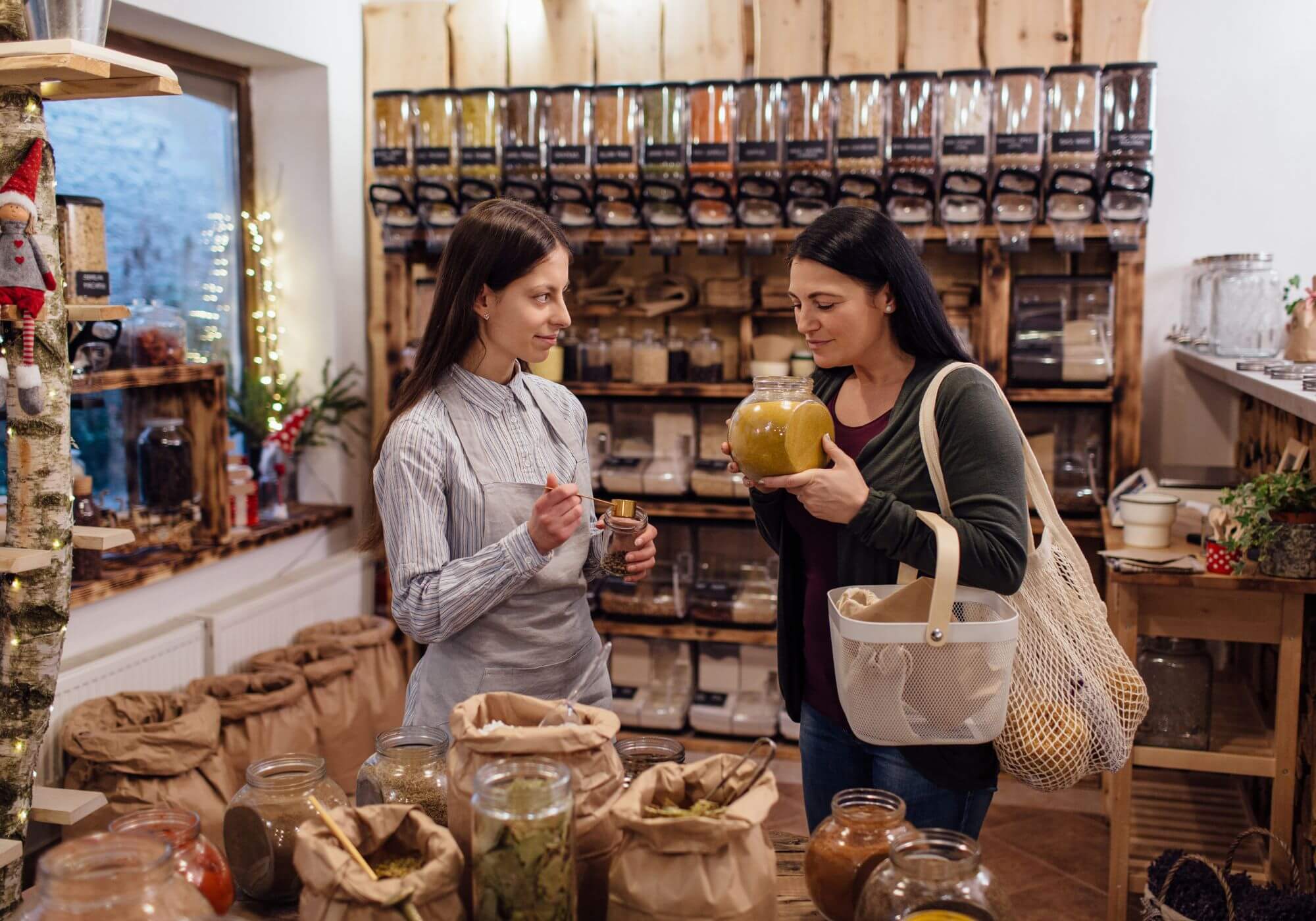 Plastic-Free Kitchen: 10 Easy Swaps to Avoid Microplastics